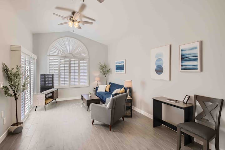 Cool & Contemporary Tempe Condo! - Tempe, AZ