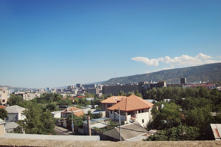 Sunny Tbilisi Apartment - Tbilissi