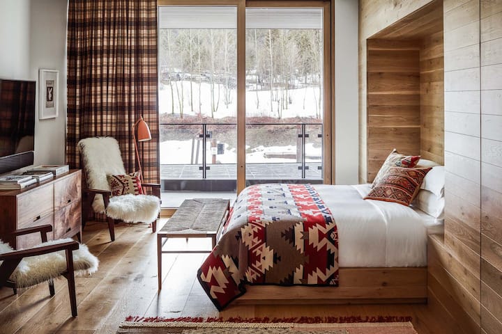 2-bedroom Tramside Residence (Caldera House) - Teton Village, WY