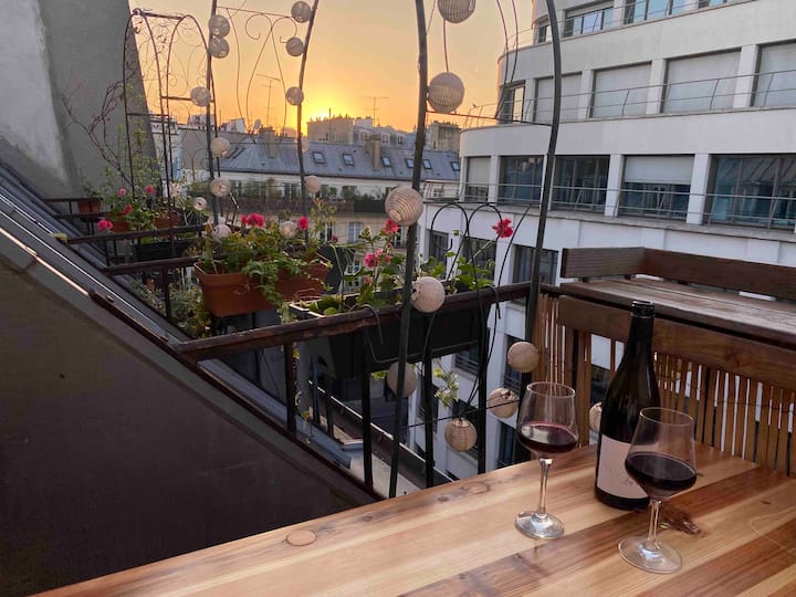 French Life In The Heart Of Paris - Paris