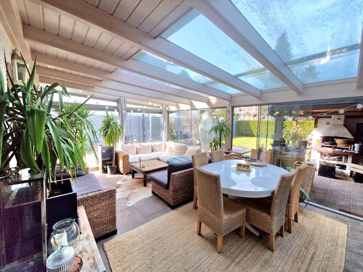 House Close To Convention (13min), Citycenter (15) - München