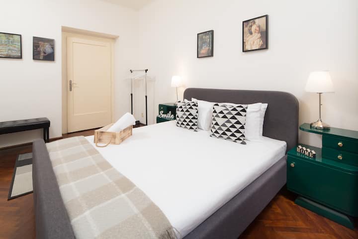 Quaint Charming Apartment In City Center - Prága