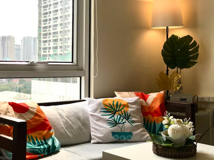 2br Skyline View With Pool - Metro Manila
