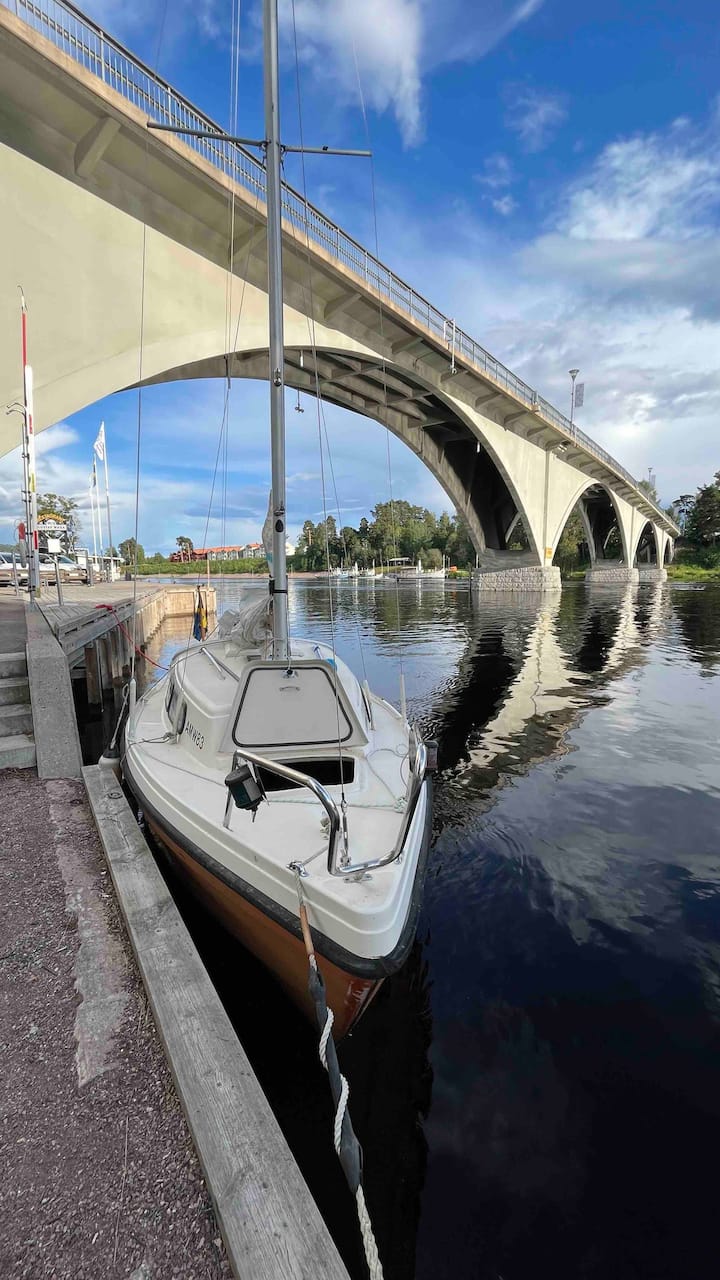 Bobåt/älven I Leksand - Varmt En Tidig Vår Kväll - Leksand