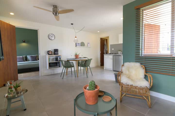 Modern Design Apartment With Lounge Pool - Aruba