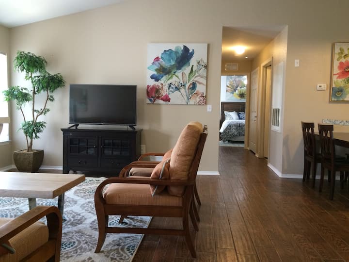 3/2 Condo Discounted Long Term Stays Over 28 Days - Panama City Beach, FL