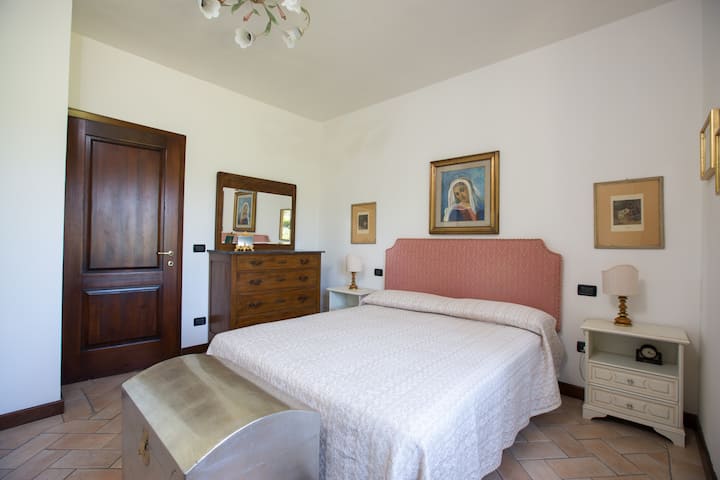 House Tuscany: San Gimignano Tower View - San Gimignano