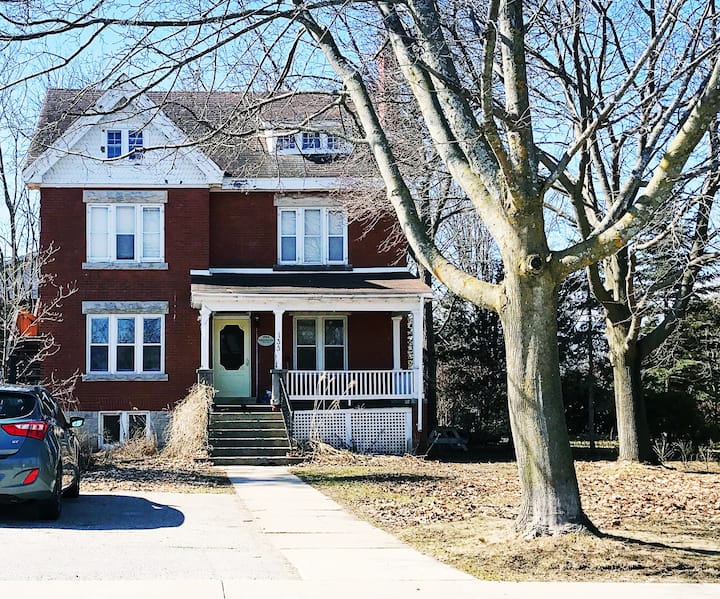 Off-season Short Term Rental In Victorian Home - Southampton