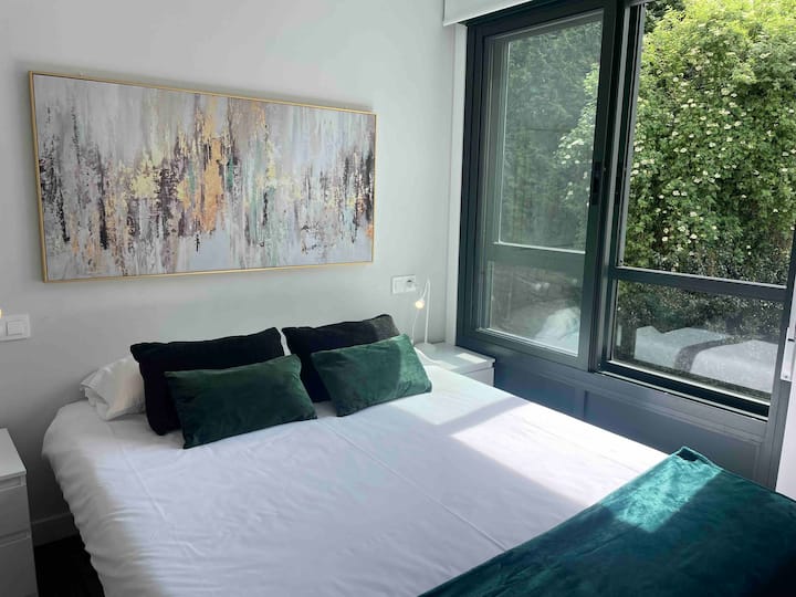 Premium La Farola Vigo Ybh12 - Vigo