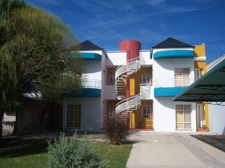 Los Gladiolos Alojamiento - Crespo