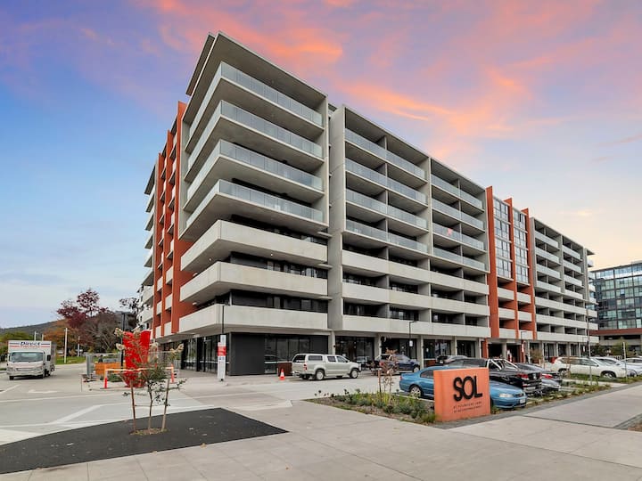 Modern 1-bedroom Unit In The Heart Of Canberra - Canberra