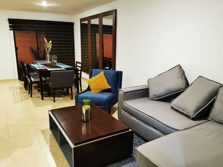 Cómoda Casa Completa - Outlets Y Aeropuerto By Om - León