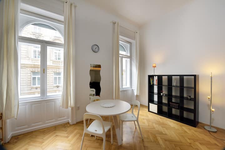 Appartement Lumineux Dans L'hyper Centre - Budapest