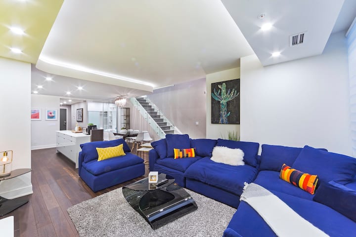 Diseñador De Upscale Curated Home | 4br, 3bath, 2prkg Spots W \/ Terrace-dwtn Ent Dist. - Toronto