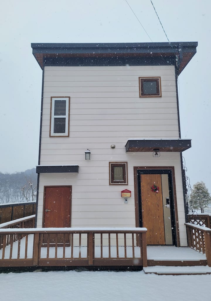 [청주 쉼담]#아담한가#멋진전망#바베큐#정원#2층독채#전원주택#용암동에서15분#아담한가 - Daejeon