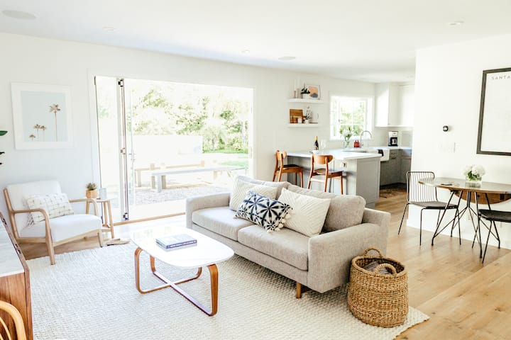 Shoreline Retreat - Newly Renovated, Walk To Beach - Santa Barbara, CA