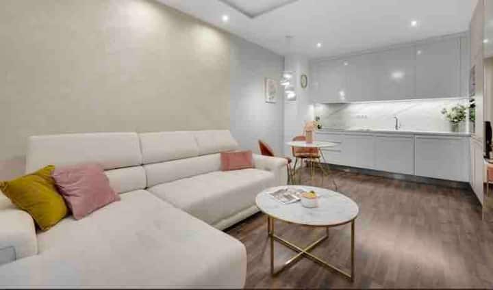 Stylish New Apartment In Centre,free Parking, - Bratislava