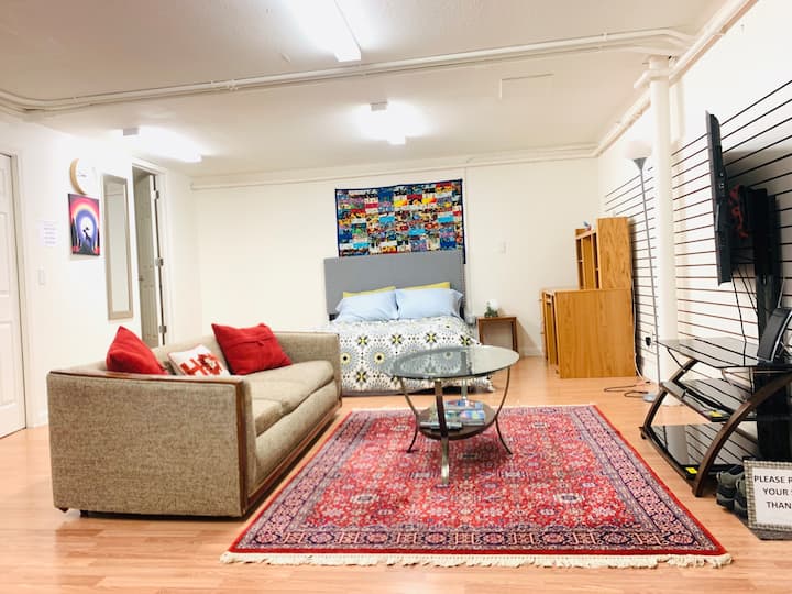 Midtown, Spacious & Homey Apartment201 - Anchorage, AK