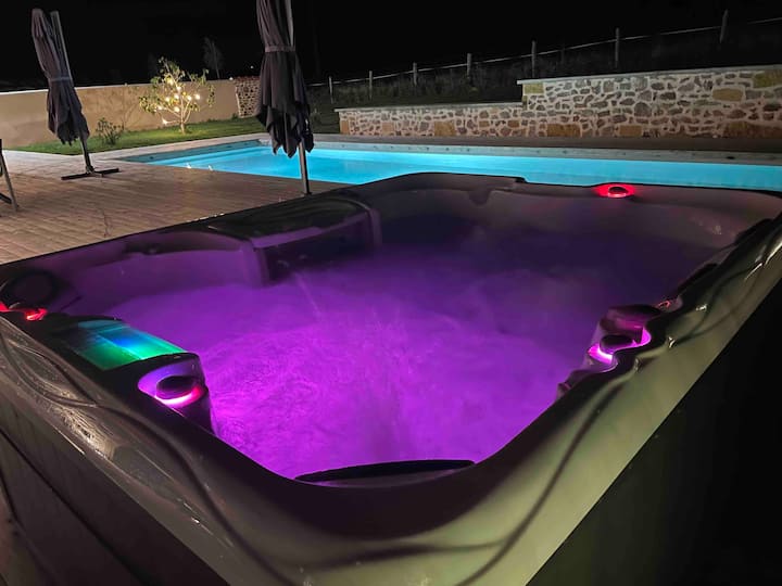 Corps De Ferme Avec Spa - Ibis Roanne Le Coteau Hotel Restaurant