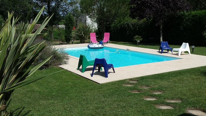 Grande Maison Calme Avec Piscine - Gironde