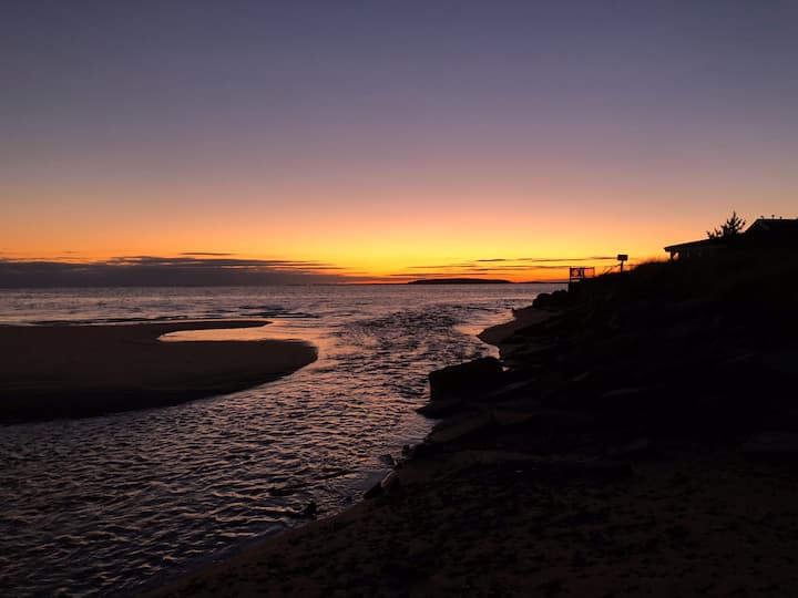 Wellfleet, Cozy, Cool, Cottage. Walk To The Beach! - Wellfleet, MA