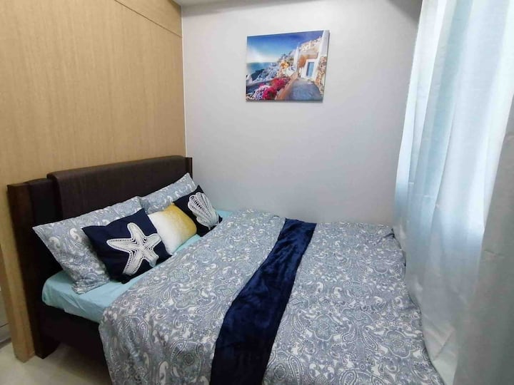 Minimalist Homey Stay 1br 200mbps Wifi @ Sm North - Quezon City