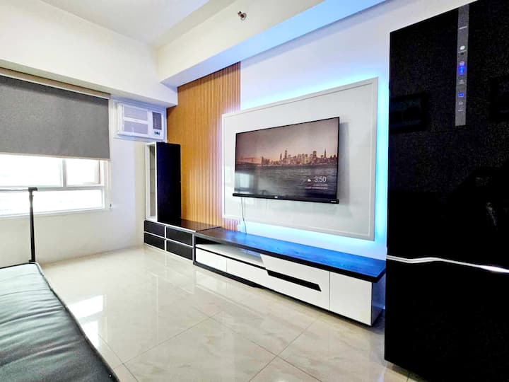 Minimalist 2br Condo In Makati - Makati