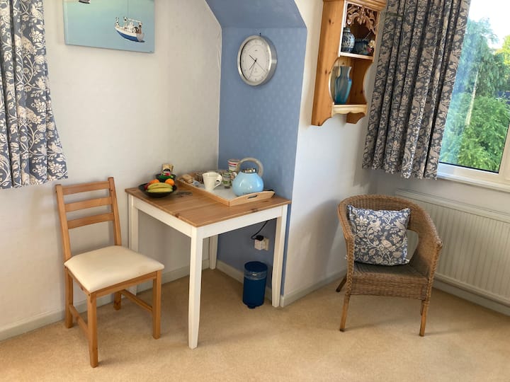 Clean,comfy Double Room In A Convenient Location - Exeter