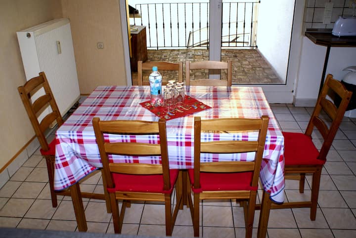 Schöne 100 Qm Ferienwohnung Mit Zwei Schlafzimmern - Limburg an der Lahn