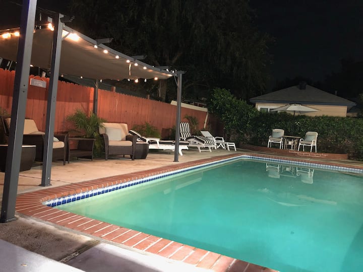 Spacious 3br Home W/ Pool Near Disneyland - Anaheim, CA