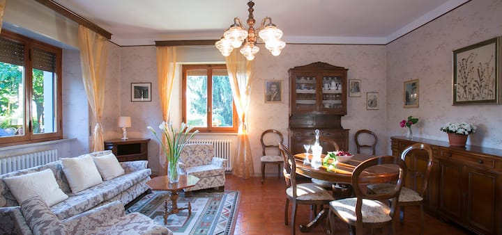 2 Bedroom, Private Pool, 2 Minute Walk To Village - Italy