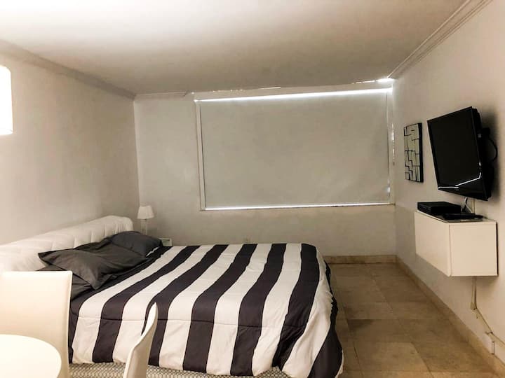 South Beach Collins/lincoln #Studio - Miami Beach, FL