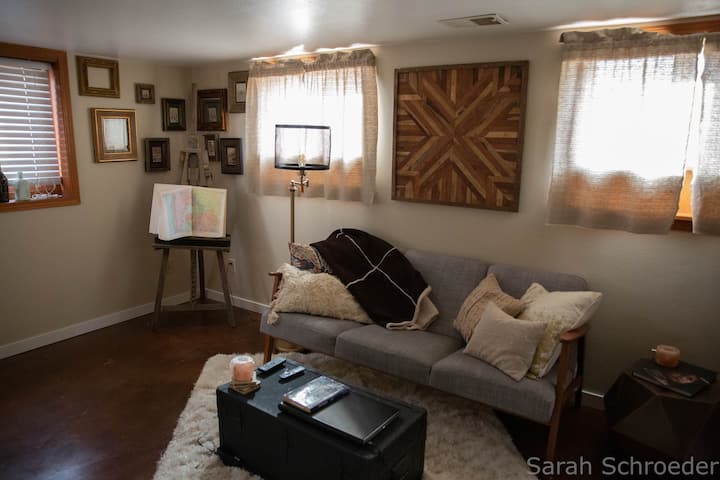 Cozy Basement Apartment *Updated Bathroom* - Fort Collins, CO