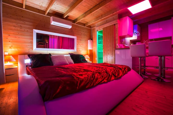 Love Room Cottage Avec Jacuzzi Et Piscine Chauffée - Département Var