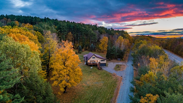Buddy's Bed & Breakfast- King Room - Laconia, NH