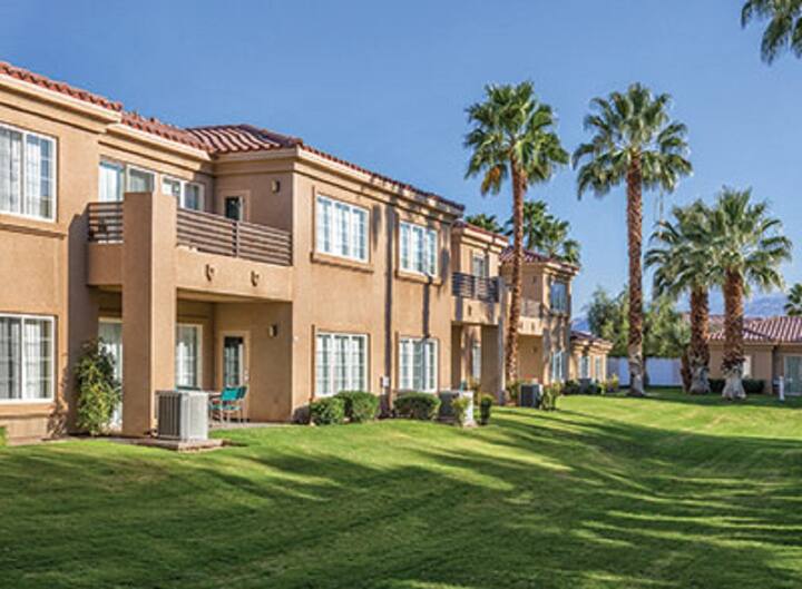 Cathedral City, 1 Bedroom Luxury Resort - Sleeps 4 - Cathedral City, CA