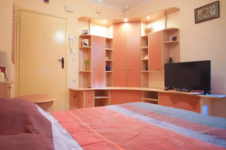 Top-located Cozy Studio - Sofia