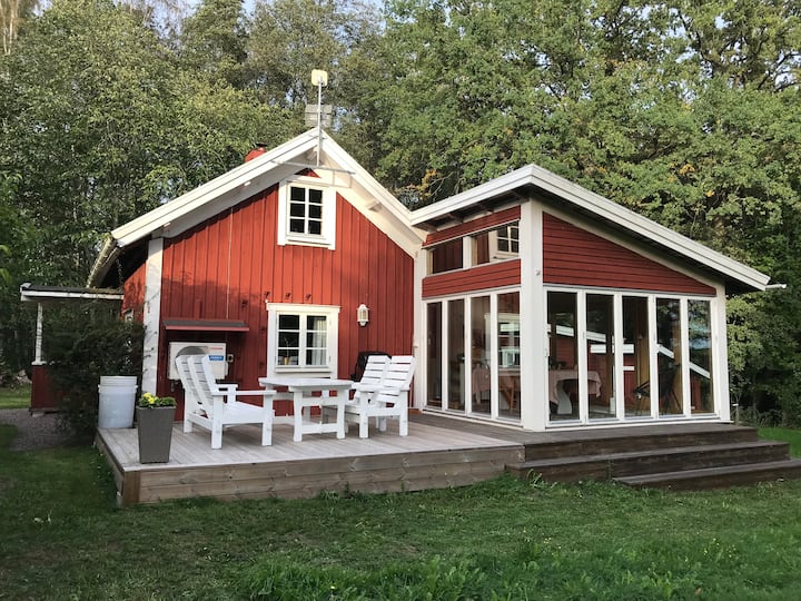 Cozy Cottage Near Hjo - Hjo