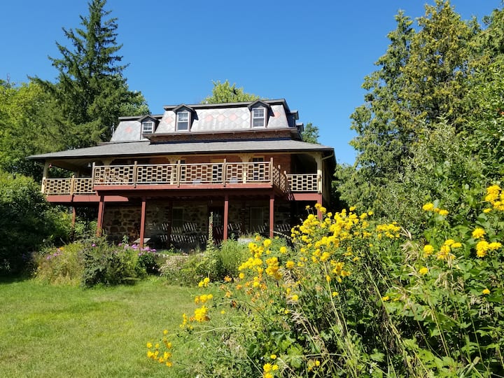The Cornu Farmhouse (Waterfront) - Ottawa
