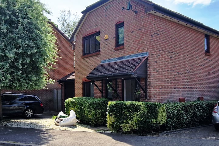 4 Bed 3 Bathroom Detached, Parking X 2 + Street - Berkshire