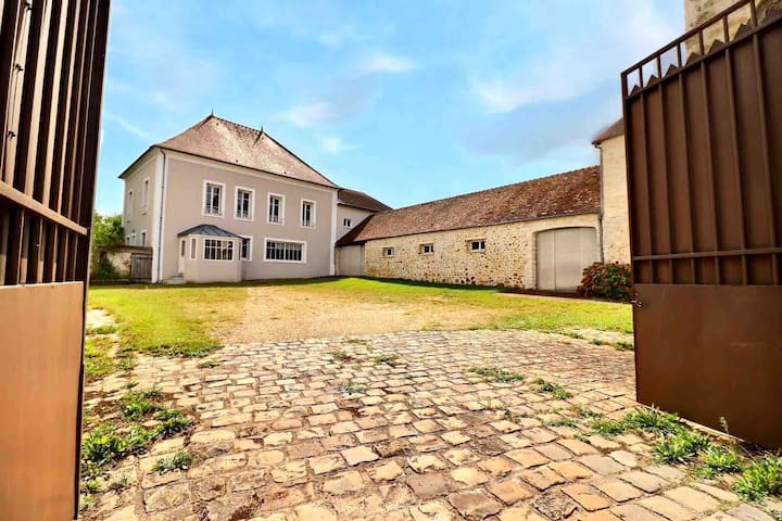 A West Paris Suburb Mansion ! - Poissy