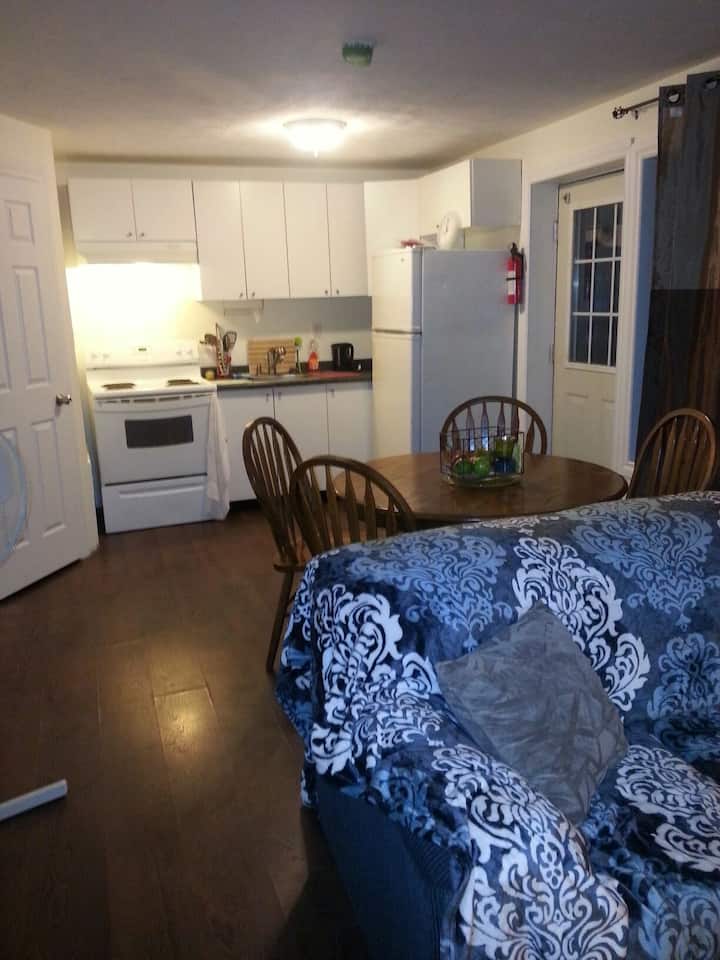 Visit  Georgian Bay, Tay Trail  2 Bedroom  Cottage - Midland