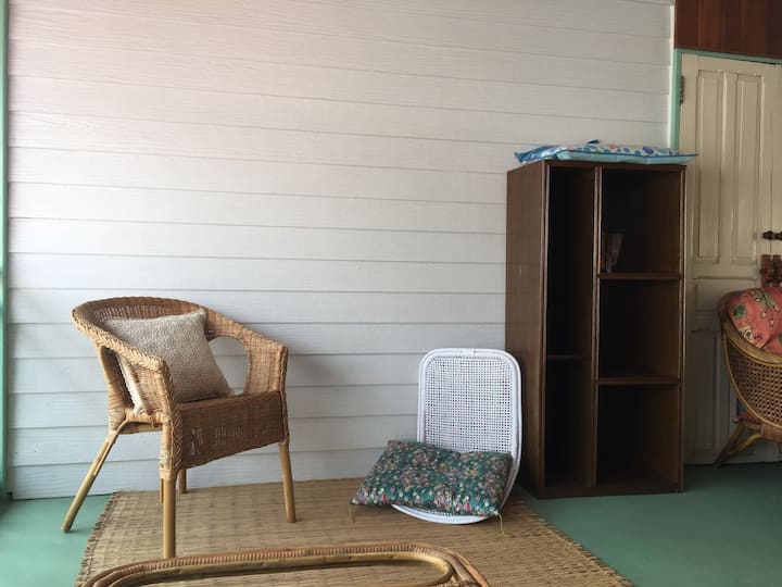 Topfloor+veranda; Khaosan/old Town; Breakfast&wifi - Bangkok