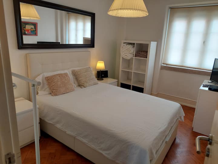 Cosy! 10 Minutes Airport And Center - Lissabon