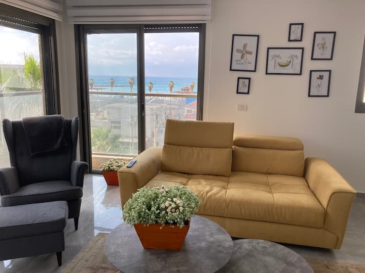 Near Beach & Market Beautiful 4 Bedroom Apartment - Tel Aviv-Jaffa