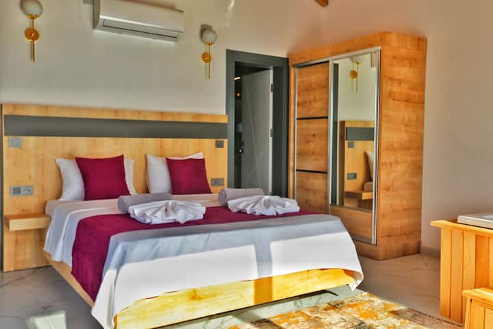 ŞEhirvetrafik Gürültüsünden Uzaközelhamamvejakuzi - Kalkan