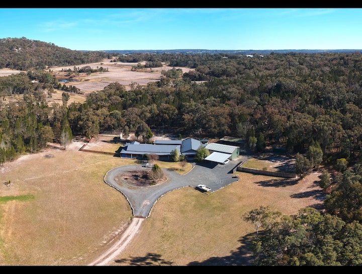 Stanthorpe Country Resort - House For Large Groups - Stanthorpe