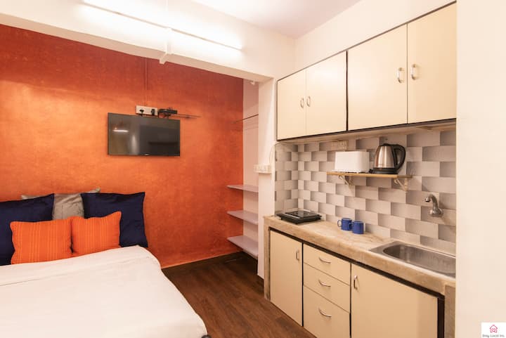 Pocket Friendly Studio In Bandra W! - Mumbai