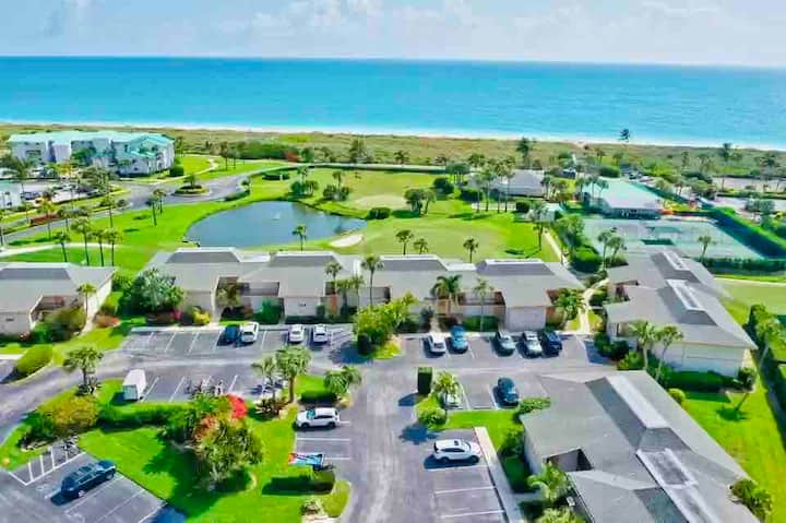 Golf View. Beachfront. Quiet Stay. - Fort Pierce, FL