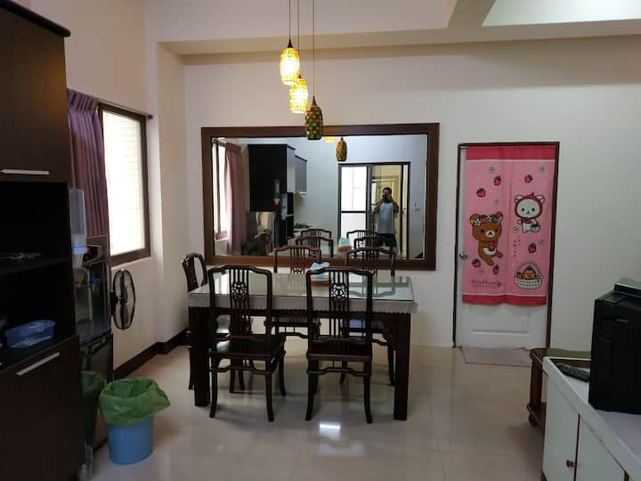 乾凈，舒服有家的感覺和擁有獨立自主的臥房， - Donggang Township